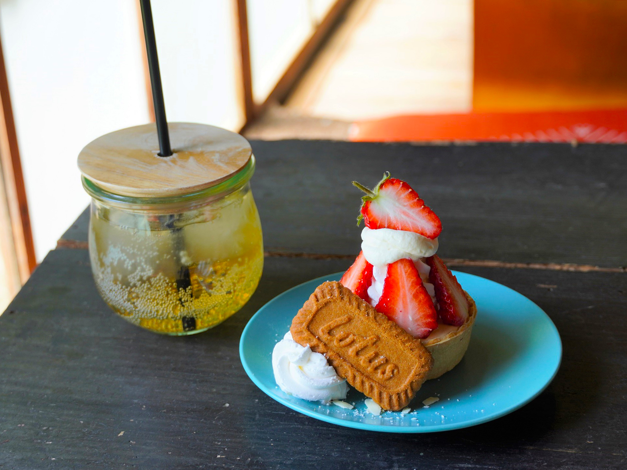 猫とポニーとオムライス。200年の時を刻む古民家カフェでとびきり素敵な時間を | Localprime【兵庫県のとっておきの体験を】