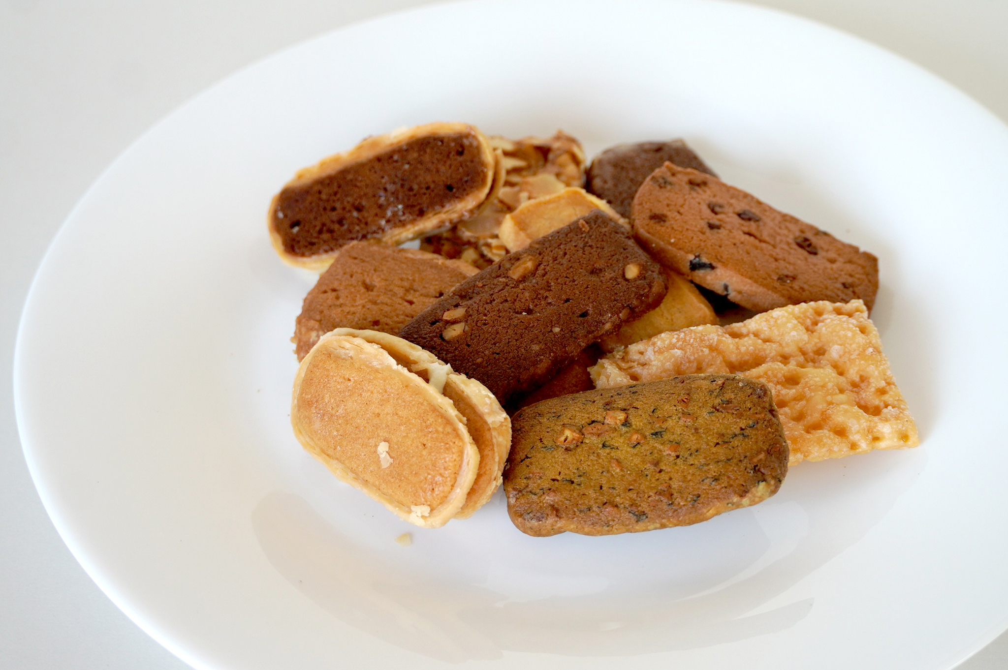 西宮で愛され続けて60年、愛情いっぱい『エルベラン』のクッキー | Localprime【兵庫県のとっておきの体験を】